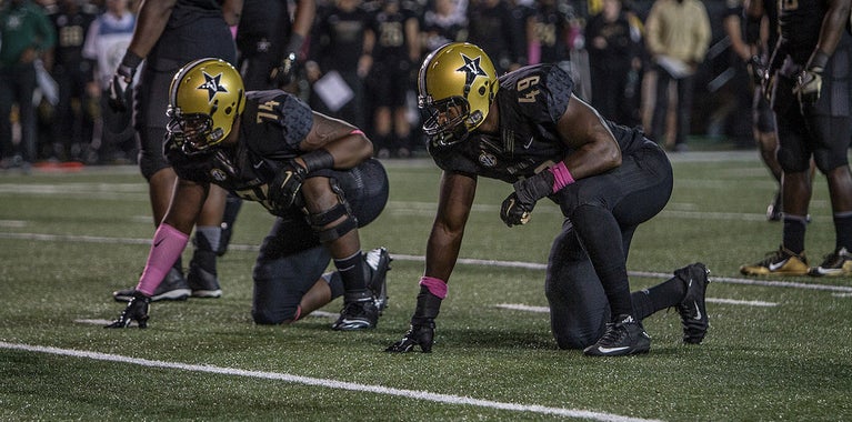 Jonathan Wynn, Minnesota, Strong-Side Defensive End